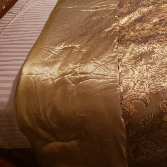Lenox | Bedding | Lenox Queen Size Comforter | Poshmark